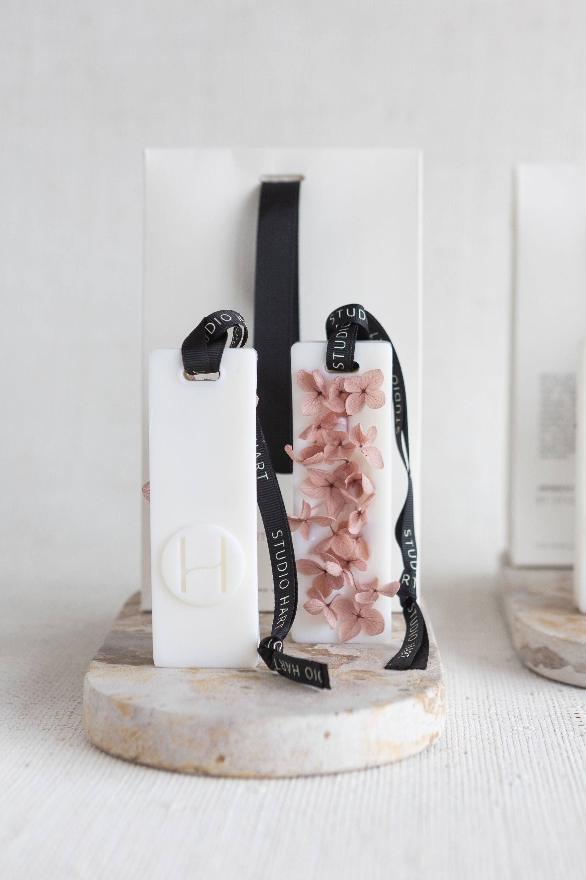 Burnt Cashmere Wax Tab – Brooklyn Flowers